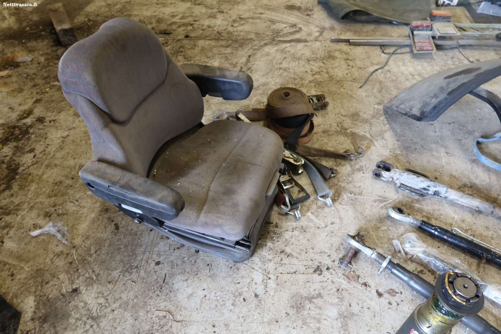 Nettivasara - Huutokauppa, Konkurssihuutokauppaa & Realisointia - Traktorin istuin ...